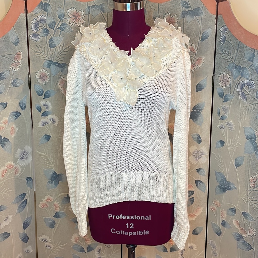 Magnolia Vintage Sweater With Floral Appliqus - Gem